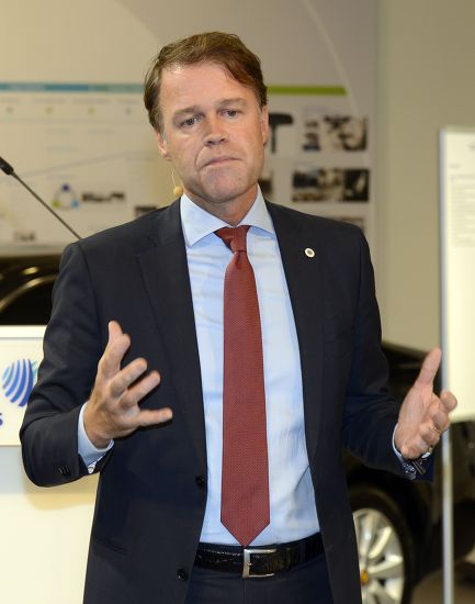 Han Hendriks Vice President Advanced Product Editorial Stock Photo ...