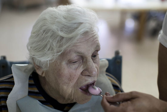 Holocaust Survivor Hannah Rabinowitz 91 Born Editorial Stock Photo ...