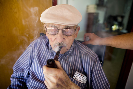 Holocaust Survivor Moshe Roth 81 Writer Editorial Stock Photo - Stock ...
