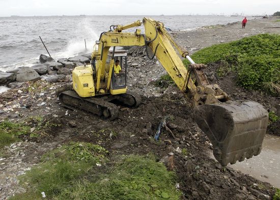 Filipino Government Worker Operates Backhoe Reinforce Editorial Stock ...