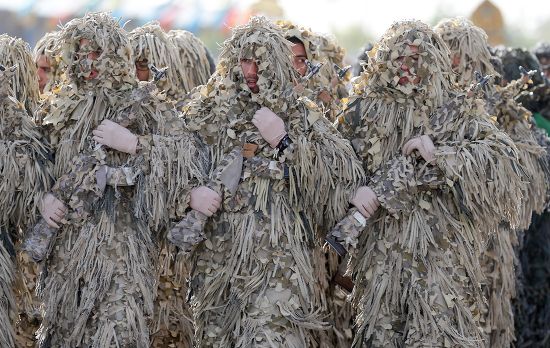 Iranian Army Soldiers Full Camouflage Suits Editorial Stock Photo ...
