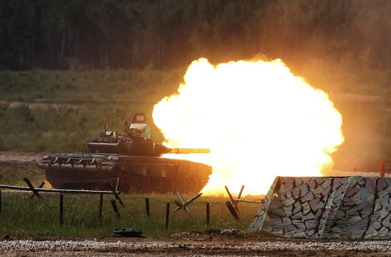 Russian Tank T90 Fires Field Show Editorial Stock Photo - Stock Image ...