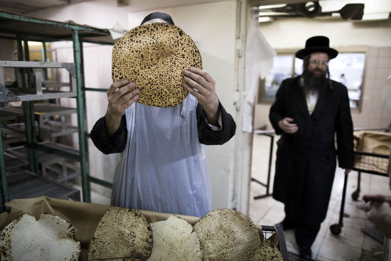 Ultraorthodox Jewish Man Inspect Matzah Matzah Editorial Stock Photo ...