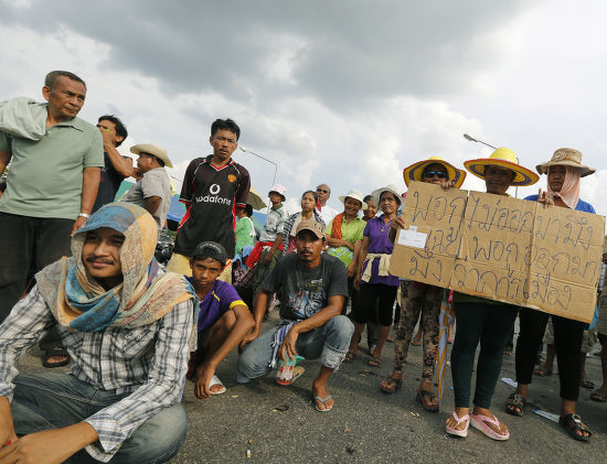 Thai Rubber Farmers Block Main Highway Editorial Stock Photo - Stock ...