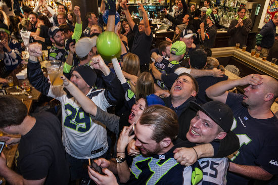 Seattle Seahawk Fans Celebrate Their Teams Editorial Stock Photo ...