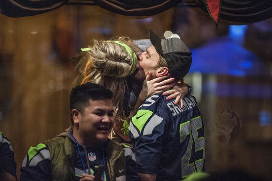 Seattle Seahawk Fans Celebrate Their Teams Editorial Stock Photo ...