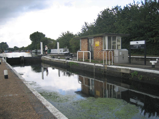 Stonebridge Lock London England Britain Editorial Stock Photo - Stock ...