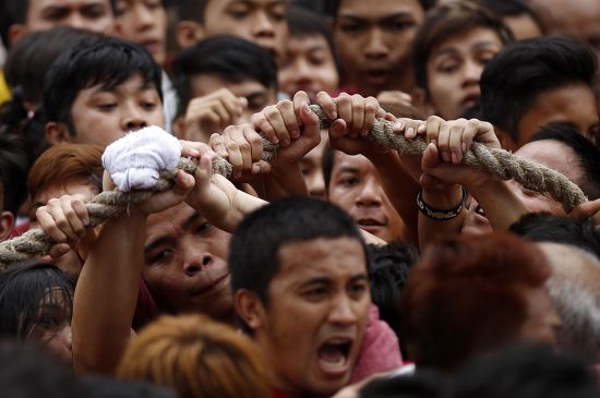Filipino Devotees Hold Onto Rope That Editorial Stock Photo - Stock ...
