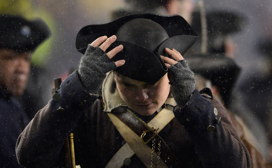 Minuteman Adjusts His Tricorn Hat Rain Editorial Stock Photo - Stock ...