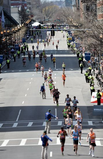 Runners Begin Approaching Finish Line En Editorial Stock Photo - Stock ...