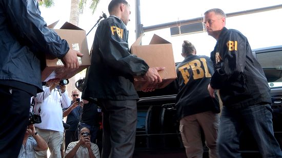 Fbi Agents Carrying Boxes Their Cars Editorial Stock Photo - Stock ...