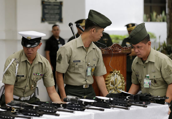 Filipino Soldiers Carry Firearms That Were Editorial Stock Photo ...