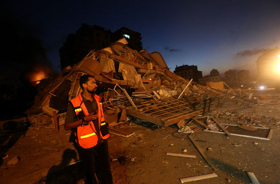 Palestinians Inspect Rubble Destroyed Al Zafir Editorial Stock Photo ...