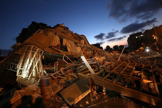 Palestinians Inspect Rubble Destroyed Al Zafir Editorial Stock Photo ...