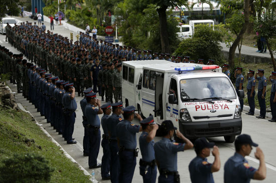 Filipino Police Officers Salute One Coffin Editorial Stock Photo ...
