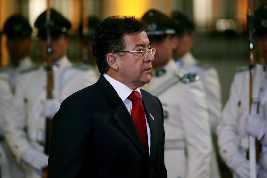 Paraguayan President Nicanor Duarte Receives Military Editorial Stock ...