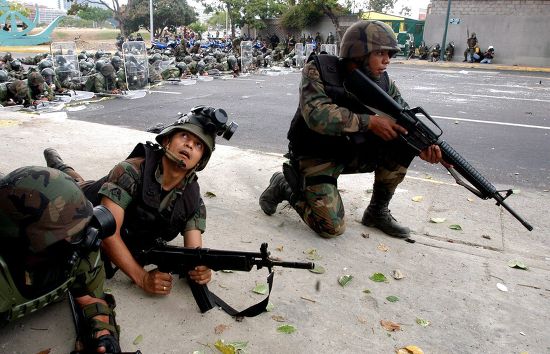 Venezuelas National Guard Officers Try Protect Editorial Stock Photo ...