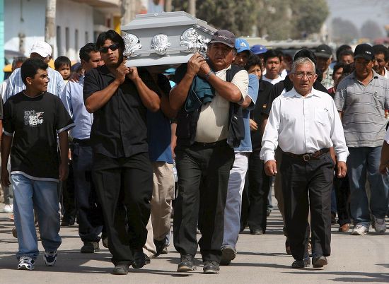 Family Members One Victims Earthquake Carry Editorial Stock Photo ...