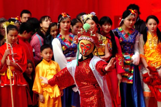Group Chinese Dancer Performs Traditional Dance Editorial Stock Photo ...