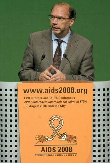 Peter Piot Director Unaids Delivers His Editorial Stock Photo - Stock ...