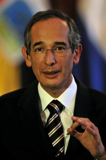 Guatemalas President Alvaro Colom Speaks Casa Editorial Stock Photo ...