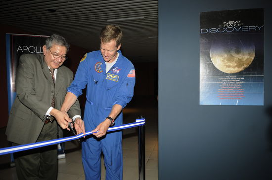 Retired Astronaut Nasa Scott Parazynski R Editorial Stock Photo - Stock ...