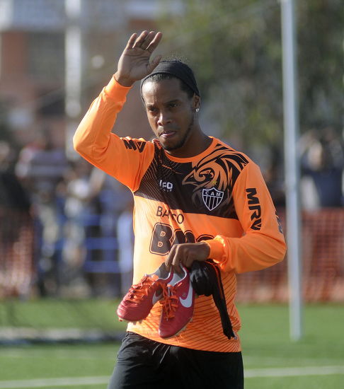 Atletico Brazilian Soccer Player Ronaldinho Waves Editorial Stock Photo ...
