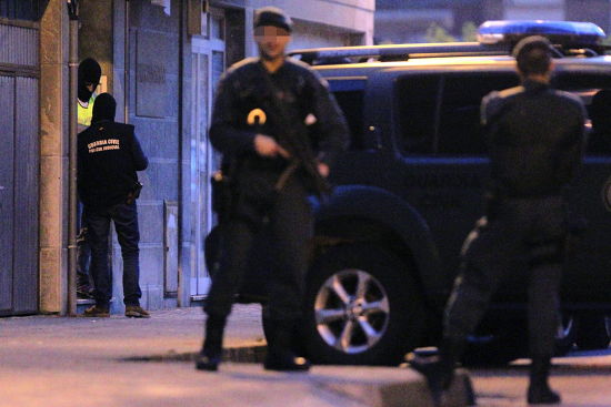Basque Police Officers Guard Place Were Editorial Stock Photo - Stock ...