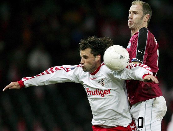 Fc Thuns Gregory Duruz Left Fights Editorial Stock Photo - Stock Image ...