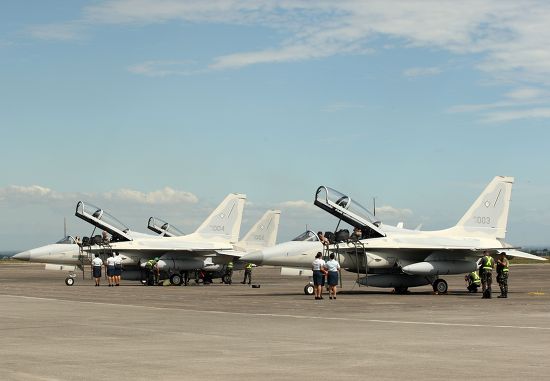 South Korean Made Fa50ph Fighter Jets Editorial Stock Photo - Stock ...