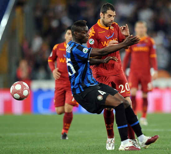 Simone Perrotta R Roma Mario Balotelli Editorial Stock Photo - Stock ...