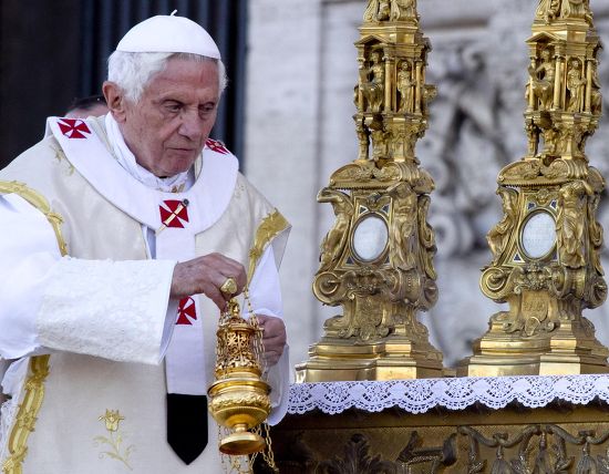 Pope Benedict Xvi Spreads Incense He Editorial Stock Photo - Stock ...