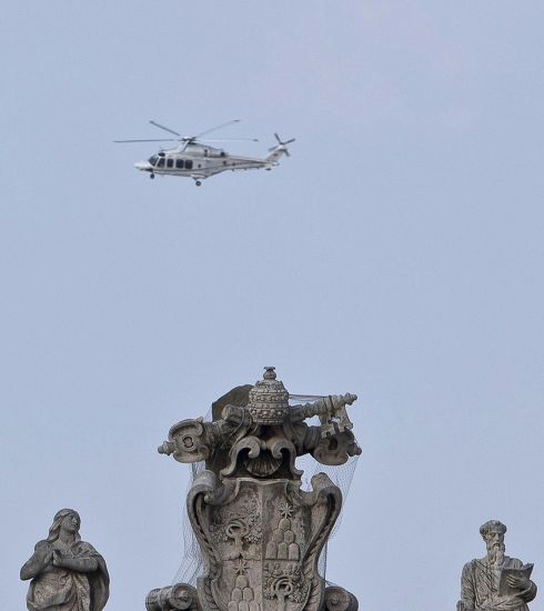 Vaticans Papal Helicopter Arrives Vatican City Editorial Stock Photo ...