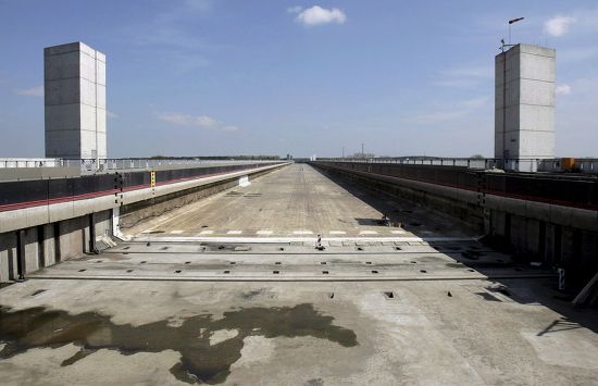 General View Emptied Trough Bridge Near Editorial Stock Photo - Stock ...