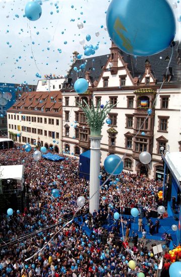 Around 5 000 Balloons Ascend Into Editorial Stock Photo - Stock Image ...