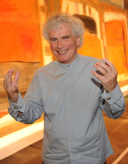 Sir Simon Rattle Conductor Berlin Philharmonic Editorial Stock Photo ...