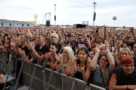 Fans Cheer Us Punk Rock Band Editorial Stock Photo - Stock Image ...