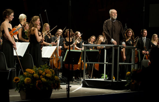 German Conductor Kurt Masur Acknowledges Applause Editorial Stock Photo ...