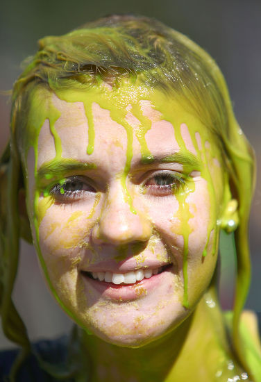 Fan Poses After Being Slimed Nickelodeons Editorial Stock Photo - Stock ...
