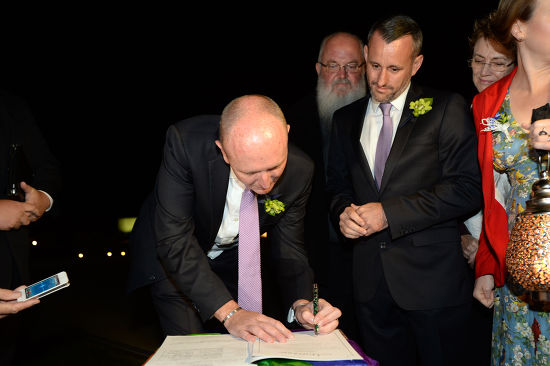 Stephen Dawson L Dennis Liddelow During Editorial Stock Photo - Stock ...