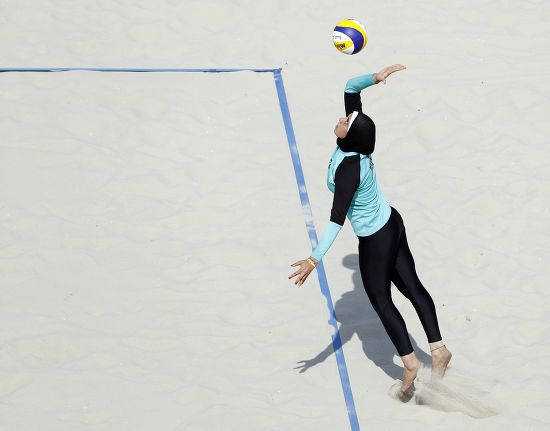 Egypts Doaa Elghobashy Serves Italys Laura Editorial Stock Photo ...