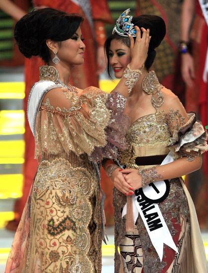 Miss Indonesia Zivanna Letisha L Crowns Editorial Stock Photo - Stock ...