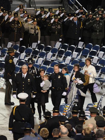 Family Members Police Officer Mark Renninger Editorial Stock Photo ...