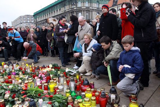 Outpouring Grief Gate Presidential Palace Warsaw Editorial Stock Photo ...
