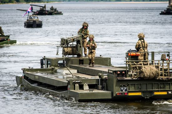 Soldiers Stand Site Construction Amphibious Bridge Editorial Stock ...