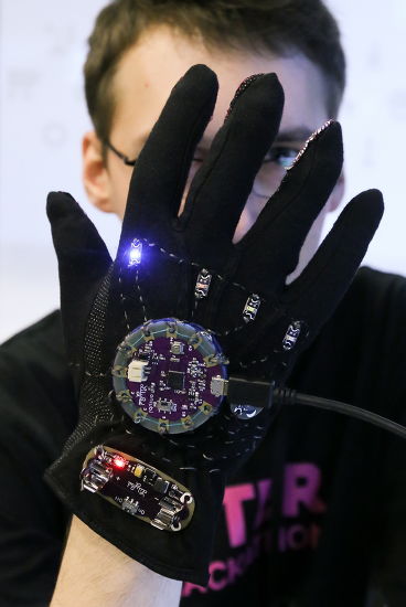 Arduino Lilypad Microcontroller Board Wearables Etextiles Editorial ...