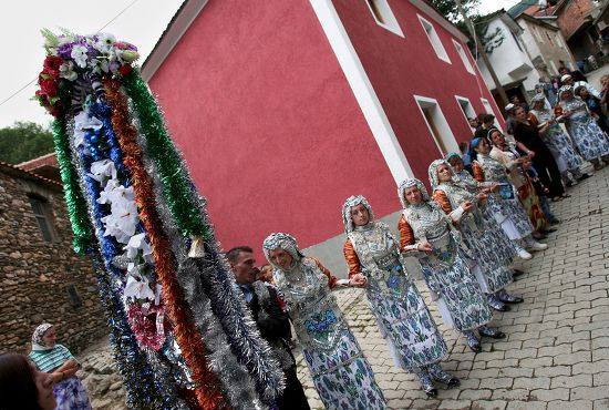 Kosovar Bosnian Women Dance During Traditional Editorial Stock Photo ...