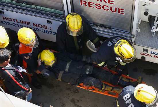 Injured Firefighter Carried Safety During Fire Editorial Stock Photo ...