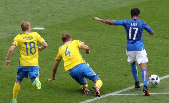 Eder R Italy Shoots Score 10 Editorial Stock Photo - Stock Image ...