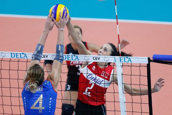 Gozde Sonsirma R Turkey Play Against Editorial Stock Photo - Stock ...
